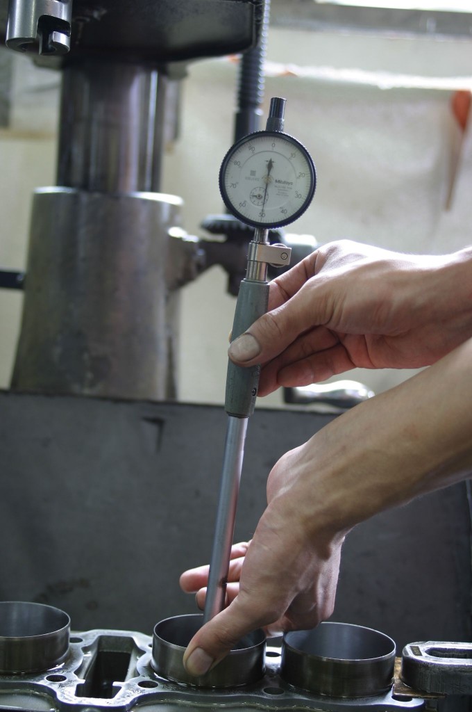 JUN MACHINE SHOP - Inside JUN Machine shop - スリーブ